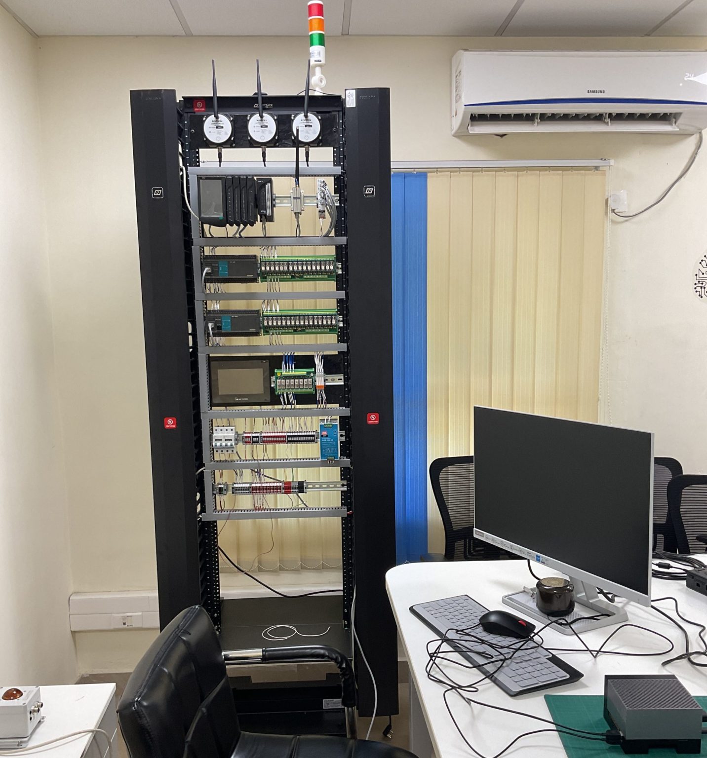 Industrial Automation Panel Desk – Kalpataru